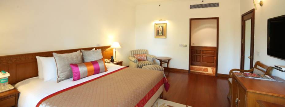 Best 5 Star Luxury Hotels, Resorts in Agra Near Taj Mahal