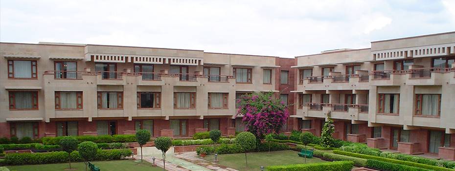Best 5 Star Luxury Hotels, Resorts in Agra Near Taj Mahal